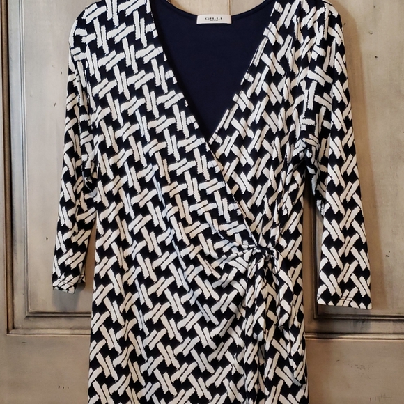 Gilli | Dresses | Gilli Carenza Faux Wrap Dress Navywhite Med | Poshmark